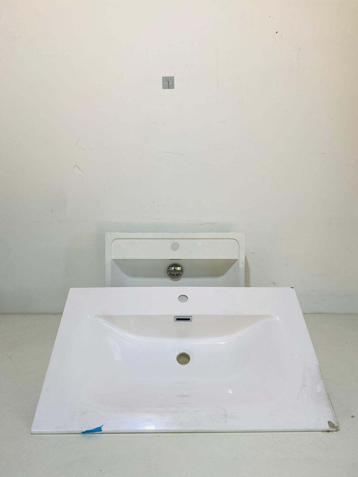Lote x2 bachas, diferente modelo (con detalles) - Remate Joaquin Suarez